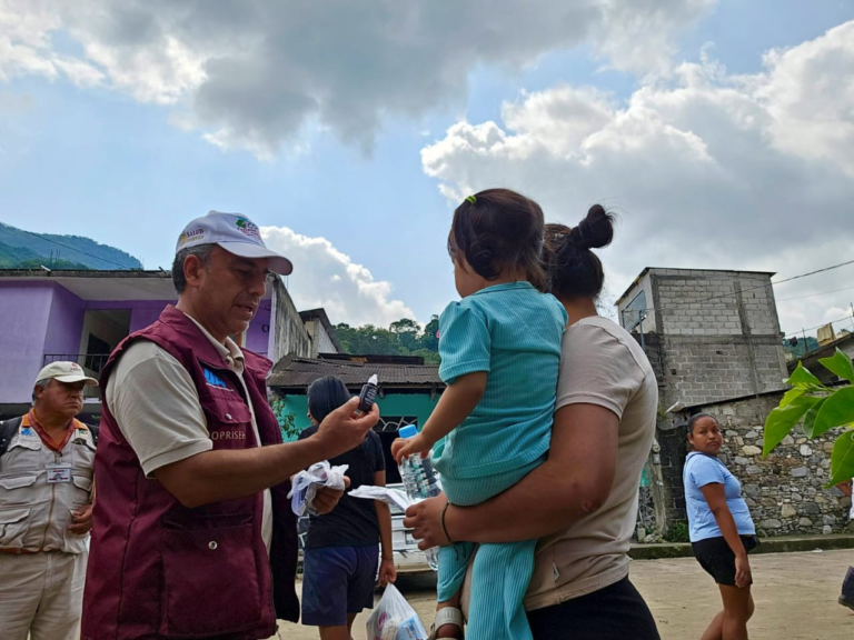 Entrega la Secretaría de Salud plata coloidal para la desinfección de ...